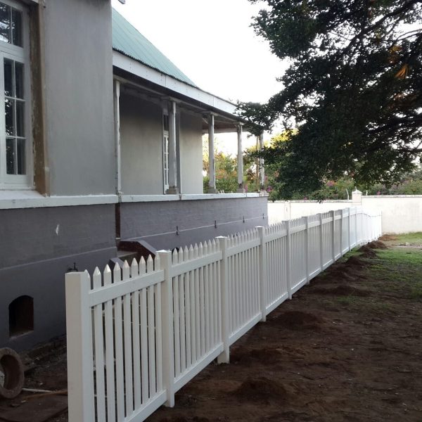 Open Picket fencing - www.pvcbuildingproducts.eu